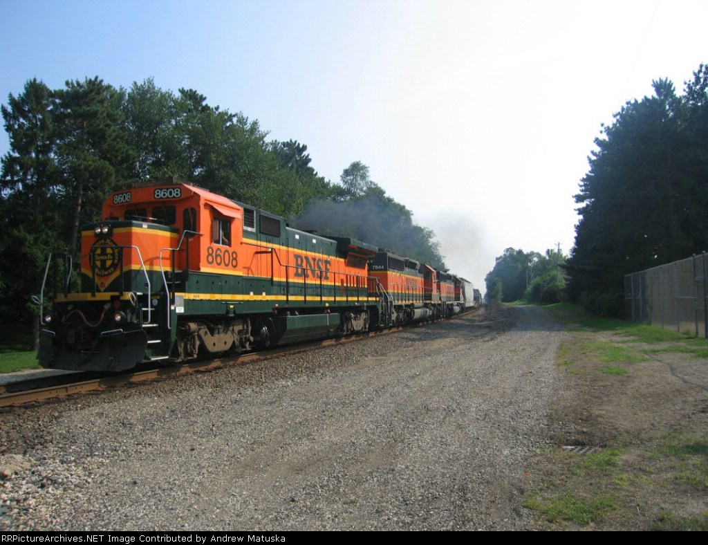 BNSF 8608